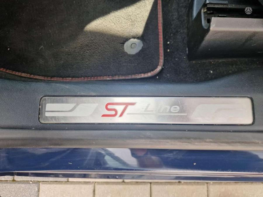 Blue Ford Kuga 2020 in Siauliai, with an engine capacity of 2.50 L and mileage of 240 thousand km for 14900 €, photo 25 on AUTOMOTO.COM.LV