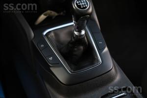 Zils Ford Kuga 2020 Tukums, ar dzinēja tilpumu 2.00 L un nobraukumu 138 tūkst. km par 13500 €, foto 15 vietnē AUTOMOTO.COM.LV