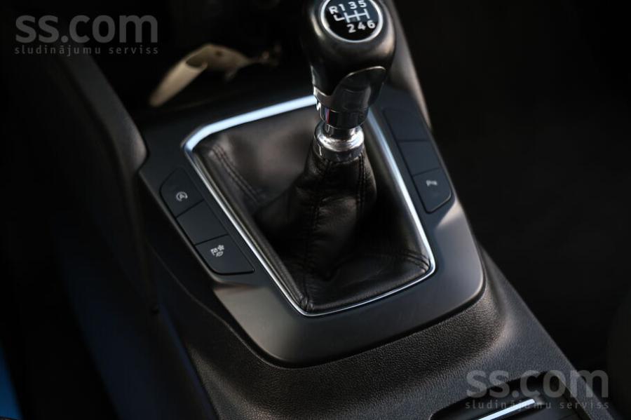 Zils Ford Kuga 2020 Tukums, ar dzinēja tilpumu 2.00 L un nobraukumu 138 tūkst. km par 13500 €, foto 15 vietnē AUTOMOTO.COM.LV