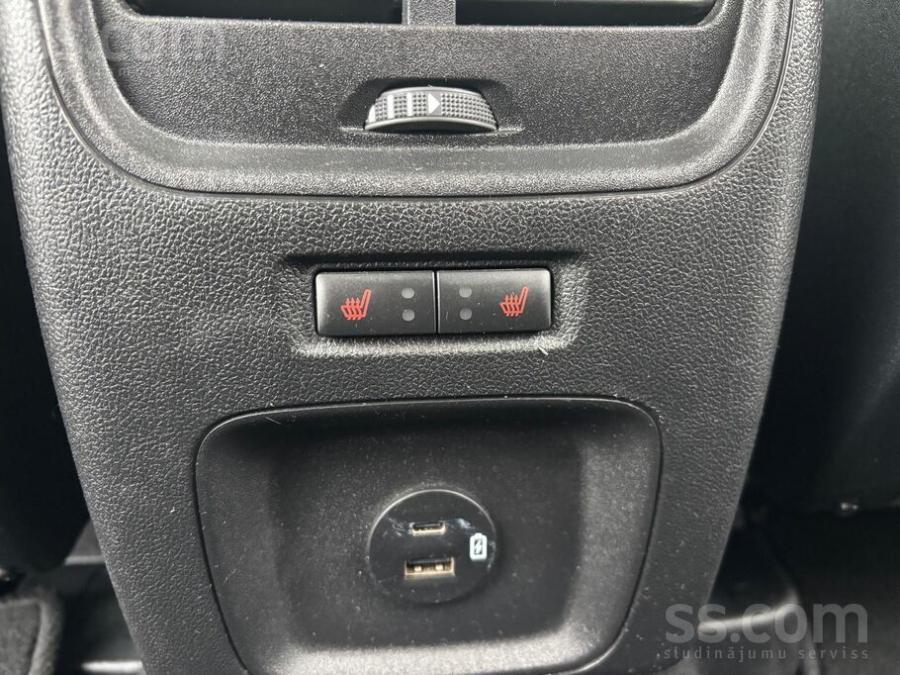 Zils Ford Kuga 2021 Rīga, ar dzinēja tilpumu 2.50 L un nobraukumu 101 tūkst. km par 19600 €, foto 20 vietnē AUTOMOTO.COM.LV
