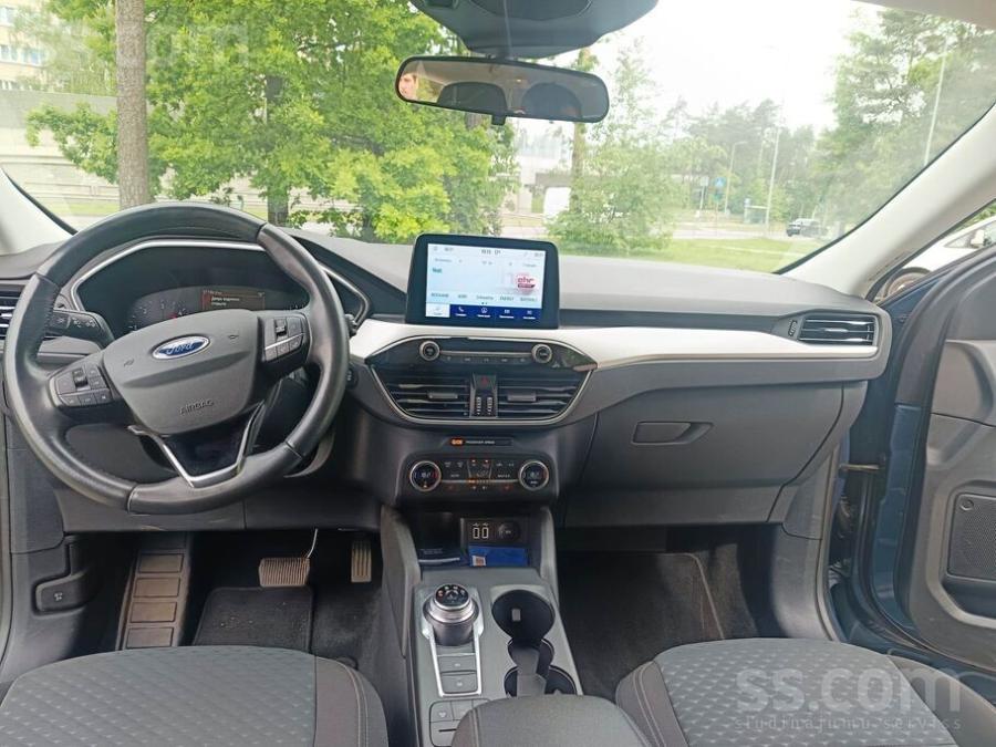 Blue Ford Kuga 2021 in Riga, with an engine capacity of 2.00 L and mileage of 67 thousand km for 16240 €, photo 4 on AUTOMOTO.COM.LV