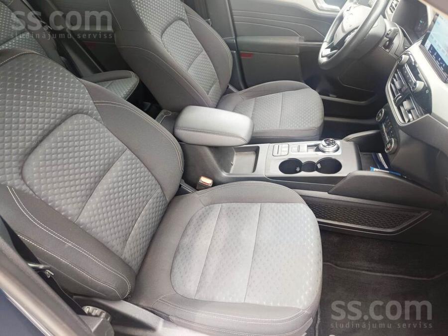 Blue Ford Kuga 2021 in Riga, with an engine capacity of 2.00 L and mileage of 67 thousand km for 16240 €, photo 9 on AUTOMOTO.COM.LV