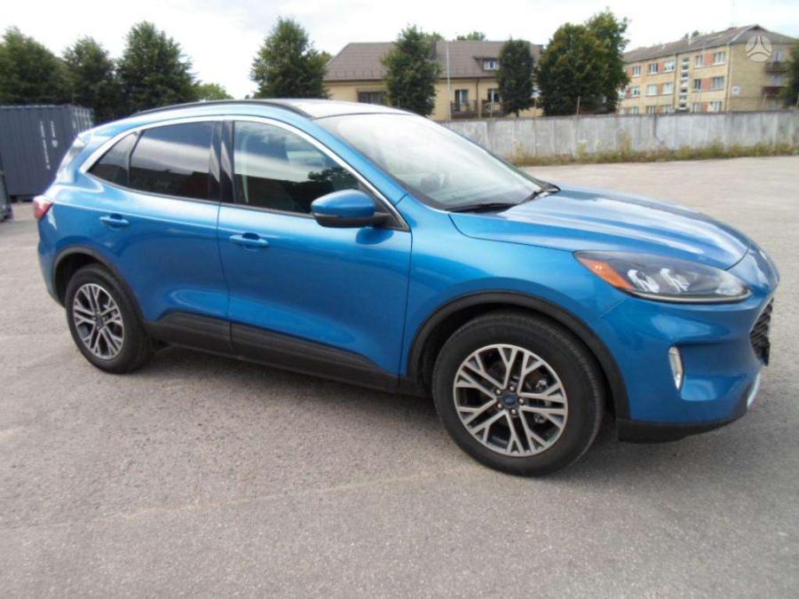 Blue Ford Kuga 2021 in Siauliai, with an engine capacity of 2.00 L and mileage of 65 thousand km for 16200 €, photo 4 on AUTOMOTO.COM.LV