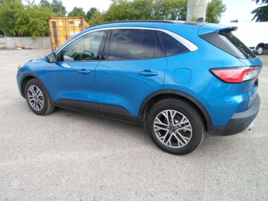 Blue Ford Kuga 2021 in Siauliai, with an engine capacity of 2.00 L and mileage of 65 thousand km for 16200 €, photo 12 on AUTOMOTO.COM.LV