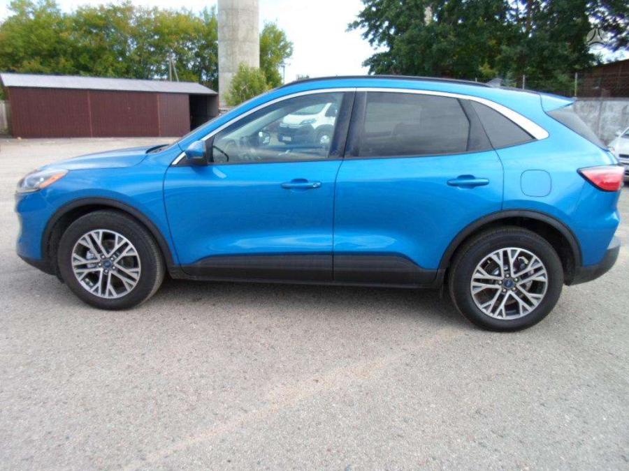 Blue Ford Kuga 2021 in Siauliai, with an engine capacity of 2.00 L and mileage of 65 thousand km for 16200 €, photo 13 on AUTOMOTO.COM.LV