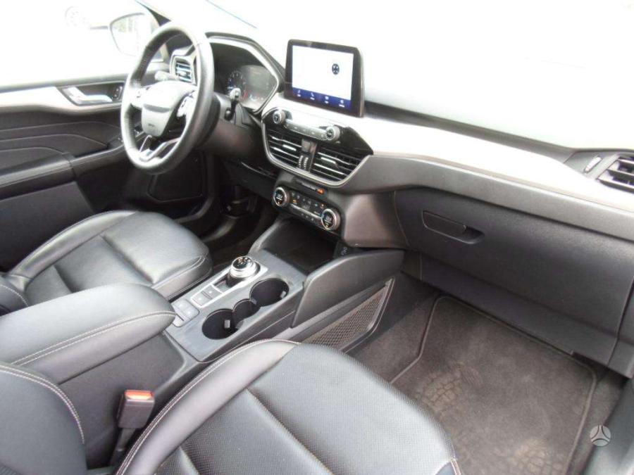 Blue Ford Kuga 2021 in Siauliai, with an engine capacity of 2.00 L and mileage of 65 thousand km for 16200 €, photo 23 on AUTOMOTO.COM.LV