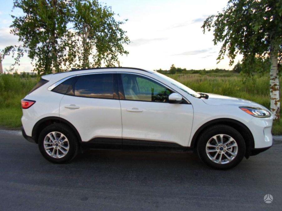 Zils Ford Kuga 2021 Šauļi, ar dzinēja tilpumu 1.50 L un nobraukumu 90 tūkst. km par 14200 €, foto 1 vietnē AUTOMOTO.COM.LV