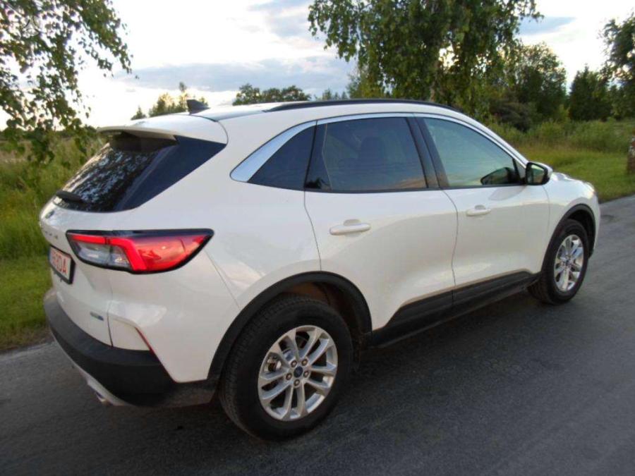 Zils Ford Kuga 2021 Šauļi, ar dzinēja tilpumu 1.50 L un nobraukumu 90 tūkst. km par 14200 €, foto 12 vietnē AUTOMOTO.COM.LV
