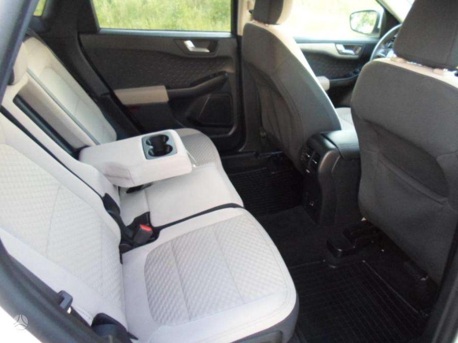 Zils Ford Kuga 2021 Šauļi, ar dzinēja tilpumu 1.50 L un nobraukumu 90 tūkst. km par 14200 €, foto 23 vietnē AUTOMOTO.COM.LV
