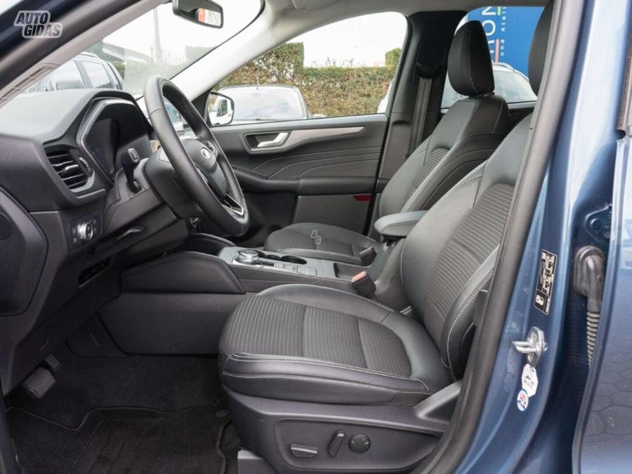 Blue Ford Kuga 2022 in Kaunas, with an engine capacity of 2.50 L and mileage of 48 thousand km for 29085 €, photo 7 on AUTOMOTO.COM.LV