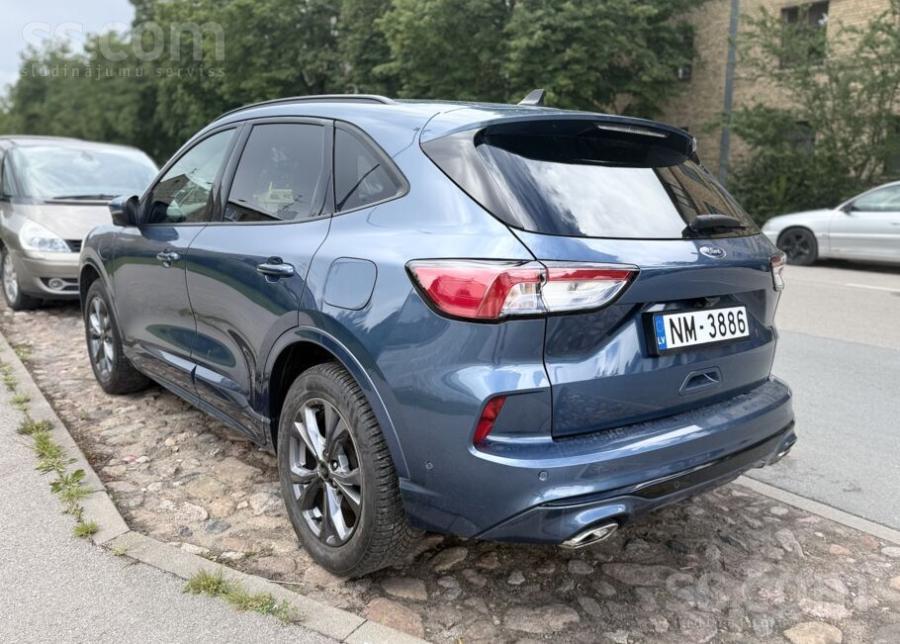 Blue Ford Kuga 2022 in Riga, with an engine capacity of 2.50 L and mileage of 74 thousand km for 24900 €, photo 4 on AUTOMOTO.COM.LV