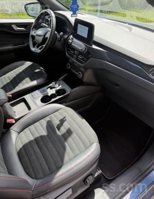 Blue Ford Kuga 2022 in Riga, with an engine capacity of 2.50 L and mileage of 74 thousand km for 24900 €, photo 6 on AUTOMOTO.COM.LV