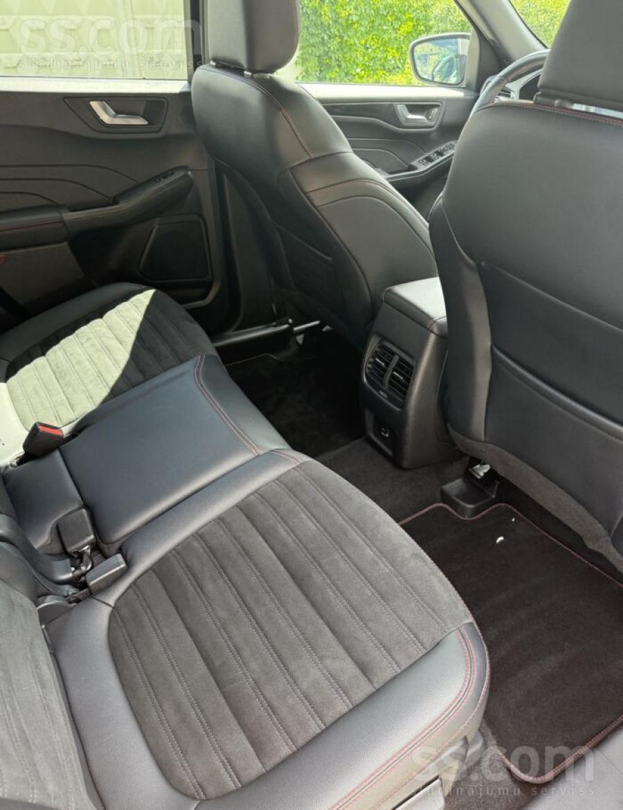 Blue Ford Kuga 2022 in Riga, with an engine capacity of 2.50 L and mileage of 74 thousand km for 24900 €, photo 7 on AUTOMOTO.COM.LV
