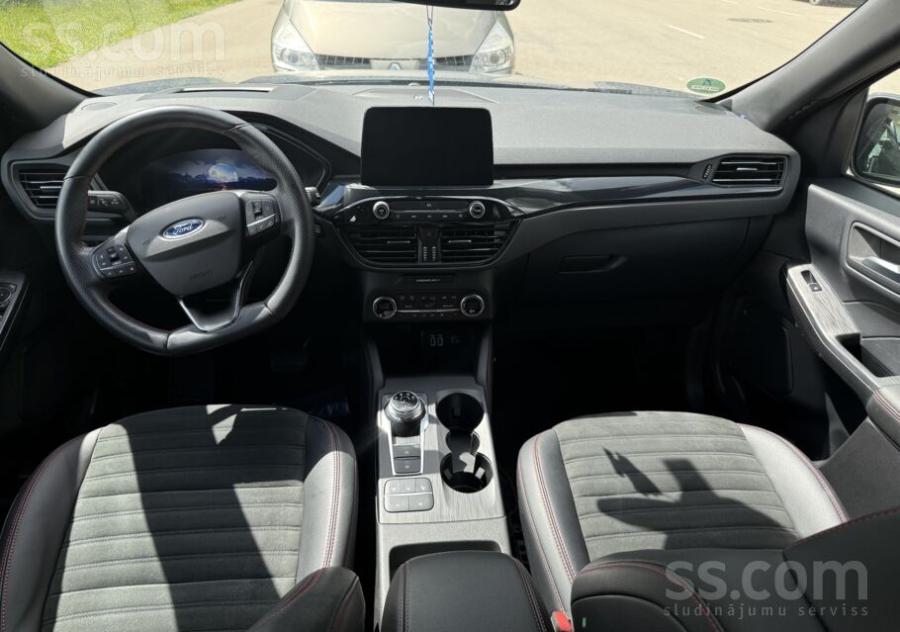 Blue Ford Kuga 2022 in Riga, with an engine capacity of 2.50 L and mileage of 74 thousand km for 24900 €, photo 9 on AUTOMOTO.COM.LV