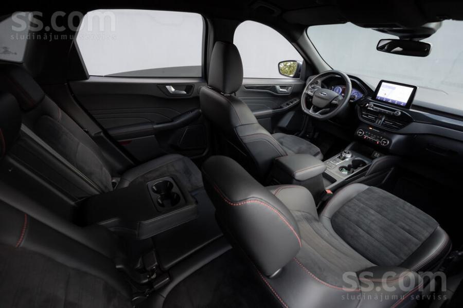 Blue Ford Kuga 2022 in Jelgava, with an engine capacity of 1.50 L and mileage of 178 thousand km for 15000 €, photo 17 on AUTOMOTO.COM.LV