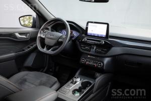 Blue Ford Kuga 2022 in Jelgava, with an engine capacity of 1.50 L and mileage of 178 thousand km for 15000 €, photo 18 on AUTOMOTO.COM.LV