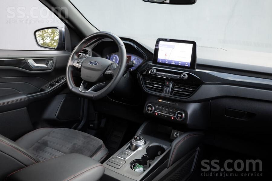 Blue Ford Kuga 2022 in Jelgava, with an engine capacity of 1.50 L and mileage of 178 thousand km for 15000 €, photo 18 on AUTOMOTO.COM.LV