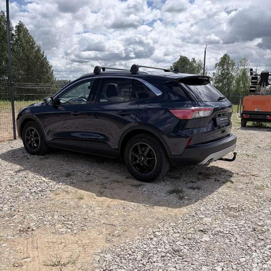 Blue Ford Kuga 2022 in Vilnius, with an engine capacity of 1.50 L and mileage of 175 thousand km for 13500 €, photo 9 on AUTOMOTO.COM.LV