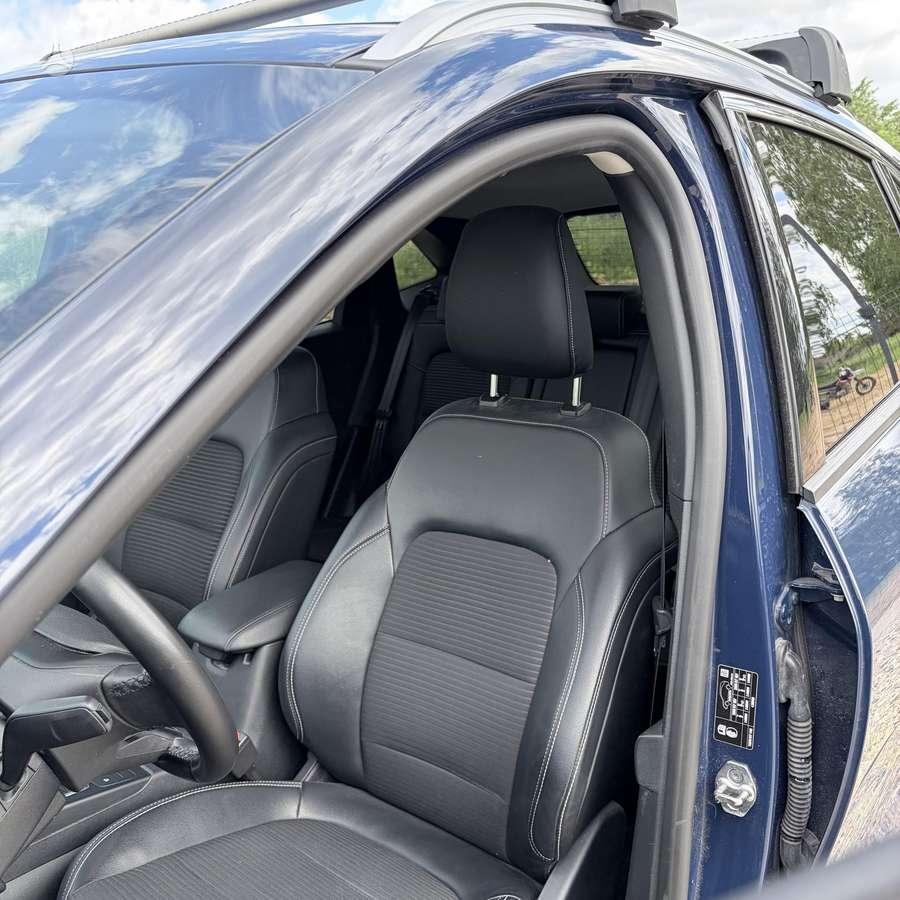 Blue Ford Kuga 2022 in Vilnius, with an engine capacity of 1.50 L and mileage of 175 thousand km for 13500 €, photo 12 on AUTOMOTO.COM.LV