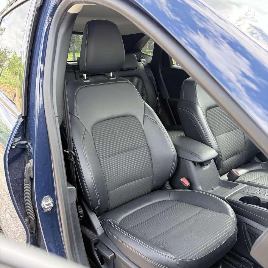 Blue Ford Kuga 2022 in Vilnius, with an engine capacity of 1.50 L and mileage of 175 thousand km for 13500 €, photo 14 on AUTOMOTO.COM.LV