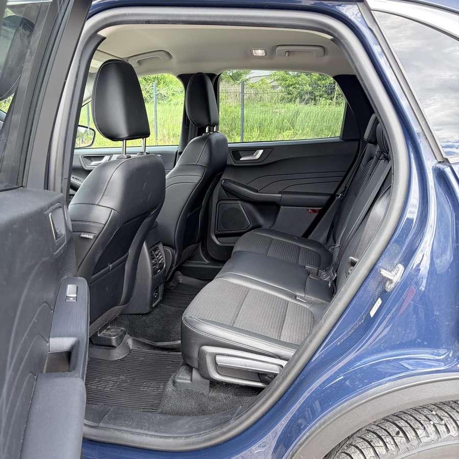 Blue Ford Kuga 2022 in Vilnius, with an engine capacity of 1.50 L and mileage of 175 thousand km for 13500 €, photo 16 on AUTOMOTO.COM.LV