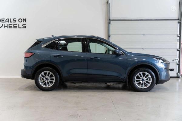 Ford Kuga 2022 Viļņa vietnē Zils Ford Kuga 2022 Viļņa, ar dzinēja tilpumu 2.49 L un nobraukumu 63 tūkst. km par 18900 €, foto 4 vietnē AUTOMOTO.COM.LV
