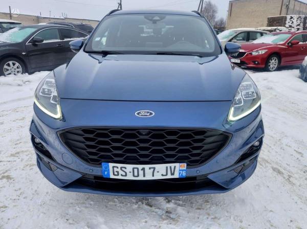 Blue Ford Kuga 2023 in Taurage, with an engine capacity of 2.49 L and mileage of 250 thousand km for 14400 €, photo 7 on AUTOMOTO.COM.LV