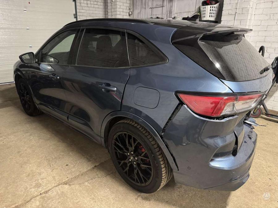 Zils Ford Kuga 2023 Gargždai, ar dzinēja tilpumu 2.50 L un nobraukumu 55 tūkst. km par 13500 €, foto 4 vietnē AUTOMOTO.COM.LV
