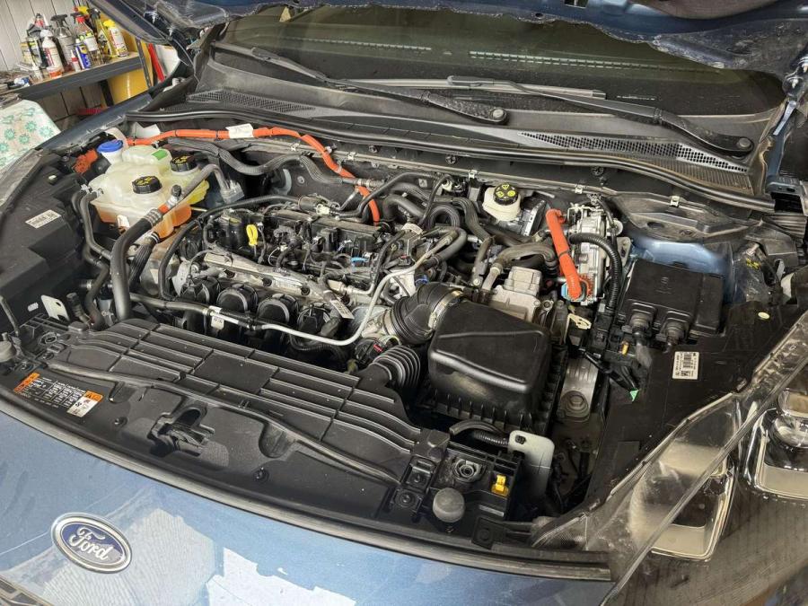 Zils Ford Kuga 2023 Gargždai, ar dzinēja tilpumu 2.50 L un nobraukumu 55 tūkst. km par 13500 €, foto 6 vietnē AUTOMOTO.COM.LV