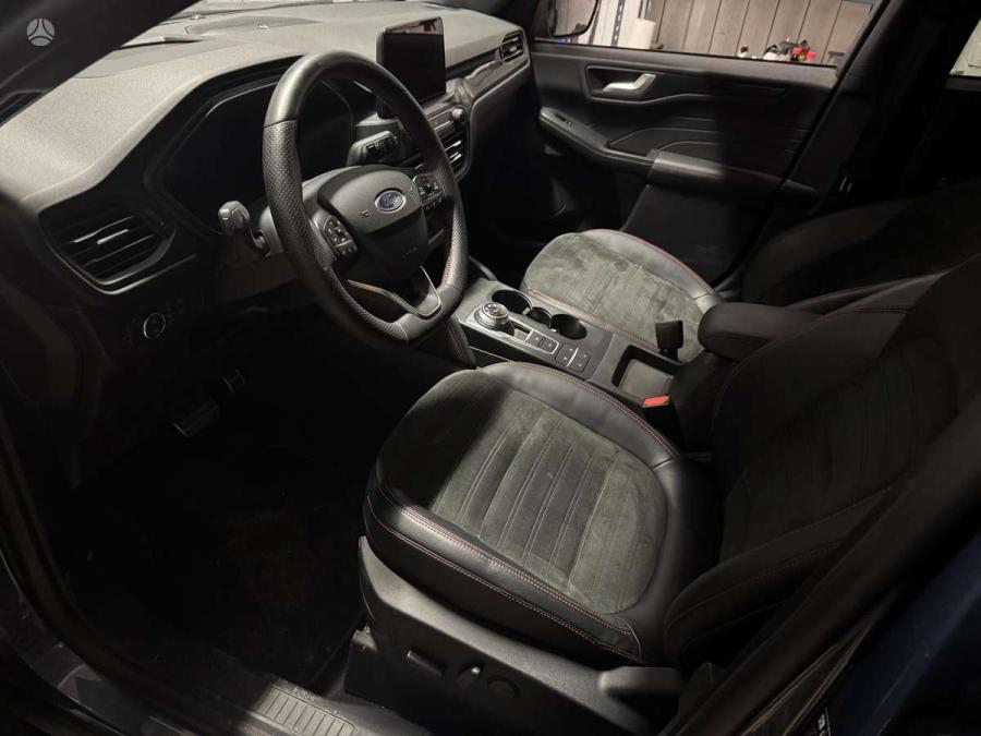 Zils Ford Kuga 2023 Gargždai, ar dzinēja tilpumu 2.50 L un nobraukumu 55 tūkst. km par 13500 €, foto 7 vietnē AUTOMOTO.COM.LV
