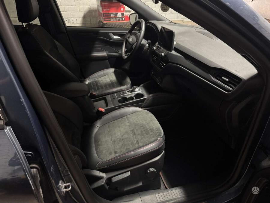 Zils Ford Kuga 2023 Gargždai, ar dzinēja tilpumu 2.50 L un nobraukumu 55 tūkst. km par 13500 €, foto 8 vietnē AUTOMOTO.COM.LV