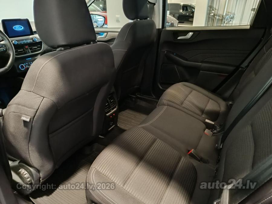 Blue Ford Kuga 2021 in Tallinn, with an engine capacity of 2.50 L and mileage of 100 thousand km for 17990 €, photo 8 on AUTOMOTO.COM.LV