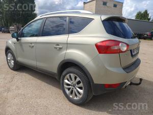 Brown Ford Kuga 2009 in Gulbene, with an engine capacity of 2.00 L and mileage of 291 thousand km for 4450 €, photo 5 on AUTOMOTO.COM.LV