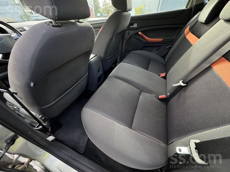 Brūns Ford Kuga 2009 Ogre, ar dzinēja tilpumu 2.00 L un nobraukumu 279 tūkst. km par 5300 €, foto 12 vietnē AUTOMOTO.COM.LV