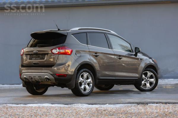 Brown Ford Kuga 2011 in Jelgava, with an engine capacity of 2.00 L and mileage of 236 thousand km for 5500 €, photo 4 on AUTOMOTO.COM.LV
