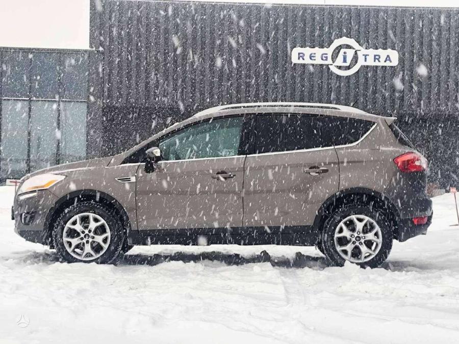 Brown Ford Kuga 2012 in Siauliai, with an engine capacity of 2.00 L and mileage of 258 thousand km for 5900 €, photo 4 on AUTOMOTO.COM.LV