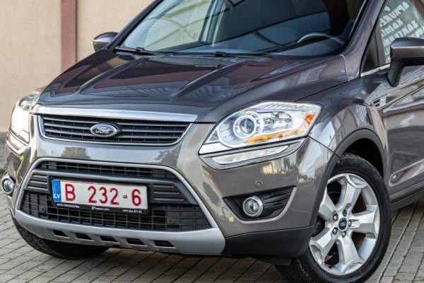 Brown Ford Kuga 2012 in Riga, with an engine capacity of 2.00 L and mileage of 202 thousand km for 7690 €, photo 2 on AUTOMOTO.COM.LV