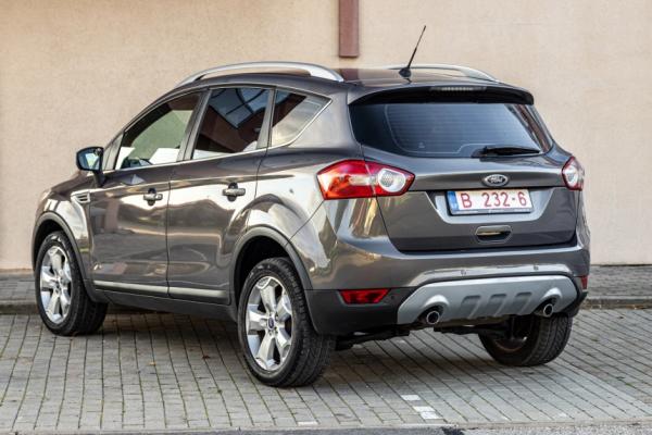 Brown Ford Kuga 2012 in Riga, with an engine capacity of 2.00 L and mileage of 202 thousand km for 7690 €, photo 4 on AUTOMOTO.COM.LV