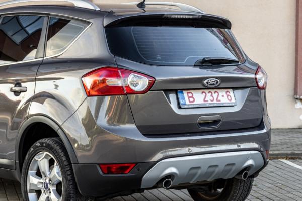 Brown Ford Kuga 2012 in Riga, with an engine capacity of 2.00 L and mileage of 202 thousand km for 7690 €, photo 5 on AUTOMOTO.COM.LV