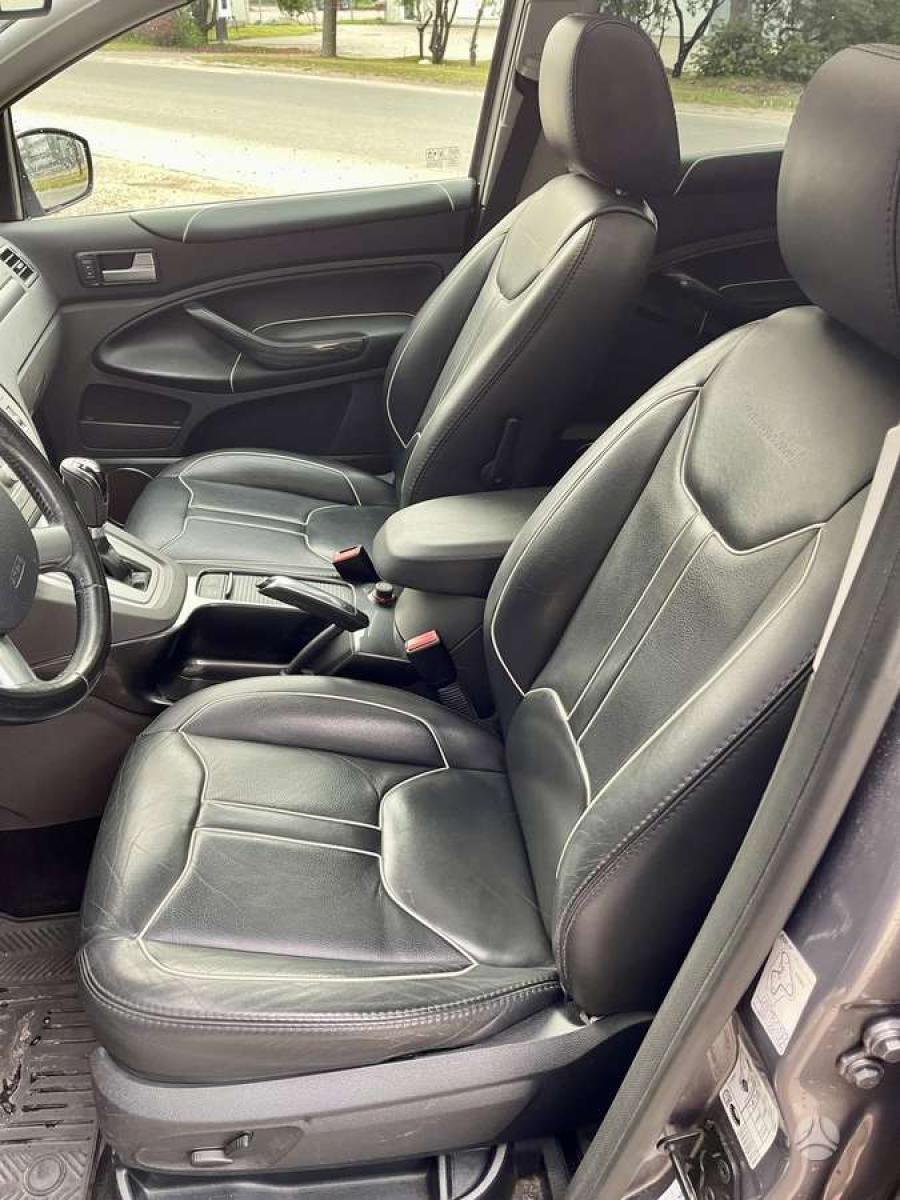 Brown Ford Kuga 2012 in Klaipeda, with an engine capacity of 2.00 L and mileage of 175 thousand km for 6000 €, photo 15 on AUTOMOTO.COM.LV