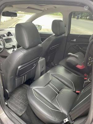 Brown Ford Kuga 2012 in Klaipeda, with an engine capacity of 2.00 L and mileage of 175 thousand km for 6000 €, photo 16 on AUTOMOTO.COM.LV