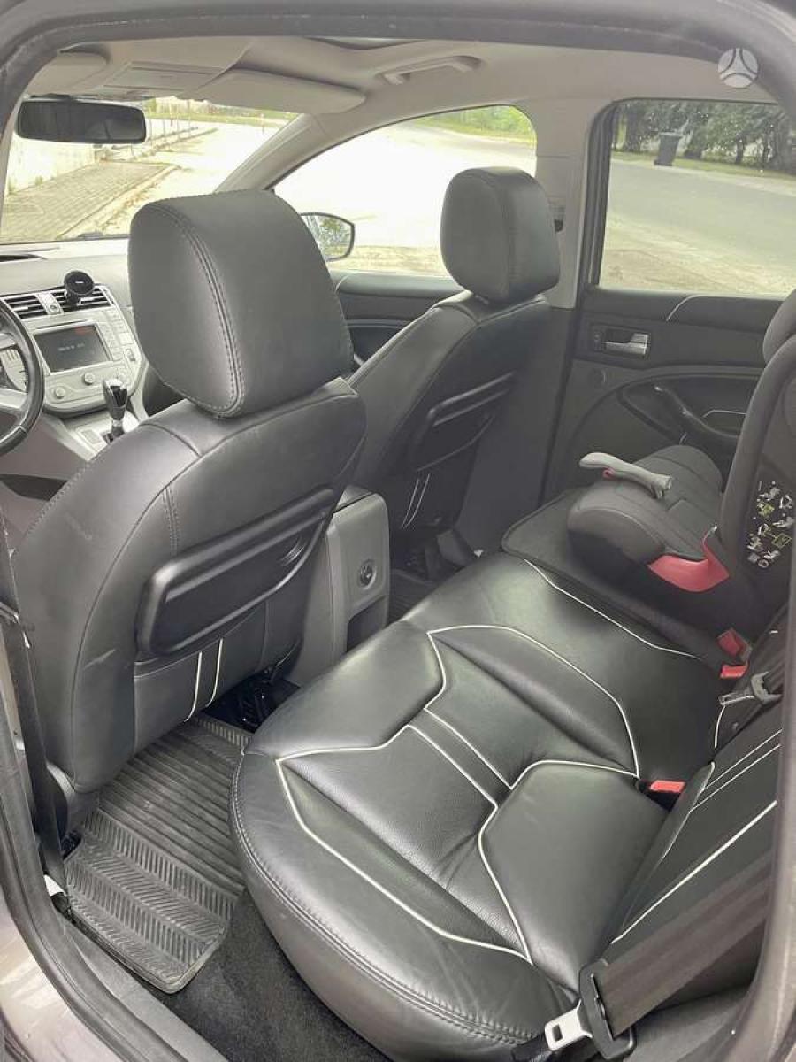 Brown Ford Kuga 2012 in Klaipeda, with an engine capacity of 2.00 L and mileage of 175 thousand km for 6000 €, photo 16 on AUTOMOTO.COM.LV
