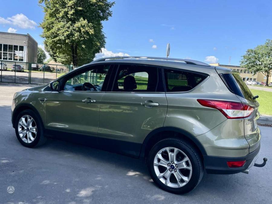 Brown Ford Kuga 2013 in Taurage, with an engine capacity of 0.00 L and mileage of 260 thousand km for 4700 €, photo 7 on AUTOMOTO.COM.LV