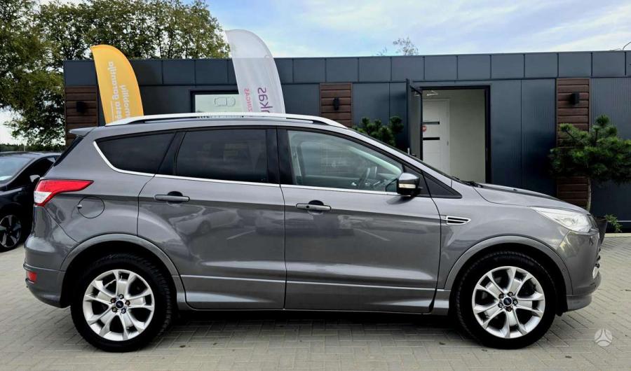 Brown Ford Kuga 2013 in Taurage, with an engine capacity of 2.00 L and mileage of 234 thousand km for 7200 €, photo 7 on AUTOMOTO.COM.LV