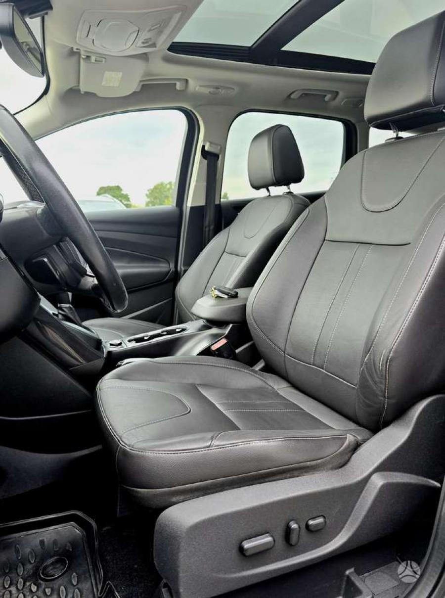 Brown Ford Kuga 2013 in Taurage, with an engine capacity of 2.00 L and mileage of 234 thousand km for 7200 €, photo 24 on AUTOMOTO.COM.LV
