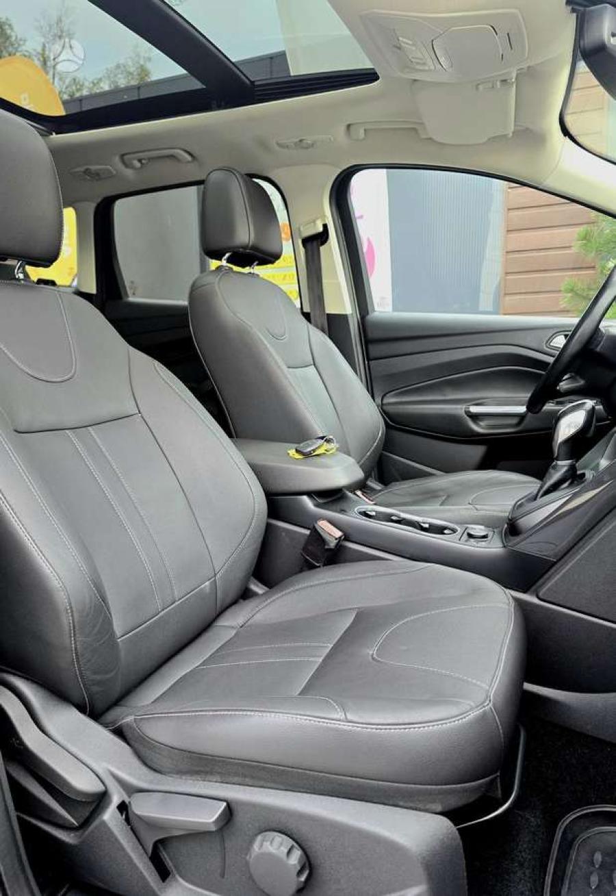 Brown Ford Kuga 2013 in Taurage, with an engine capacity of 2.00 L and mileage of 234 thousand km for 7200 €, photo 27 on AUTOMOTO.COM.LV
