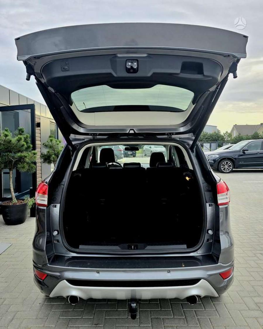 Brown Ford Kuga 2013 in Taurage, with an engine capacity of 2.00 L and mileage of 234 thousand km for 7200 €, photo 37 on AUTOMOTO.COM.LV