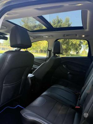 Brown Ford Kuga 2013 in Taurage, with an engine capacity of 2.00 L and mileage of 270 thousand km for 4400 €, photo 9 on AUTOMOTO.COM.LV