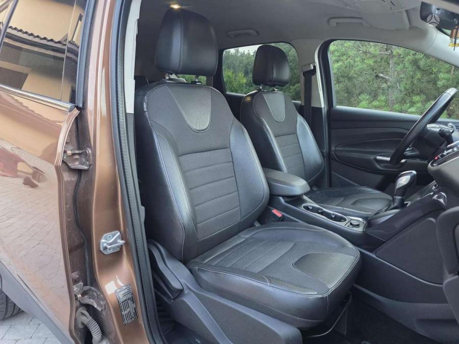 Brown Ford Kuga 2014 in Utena, with an engine capacity of 2.00 L and mileage of 238 thousand km for 4900 €, photo 14 on AUTOMOTO.COM.LV