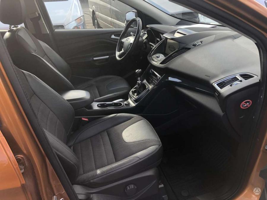 Brown Ford Kuga 2016 in Klaipeda, with an engine capacity of 1.50 L and mileage of 216 thousand km for 6500 €, photo 12 on AUTOMOTO.COM.LV